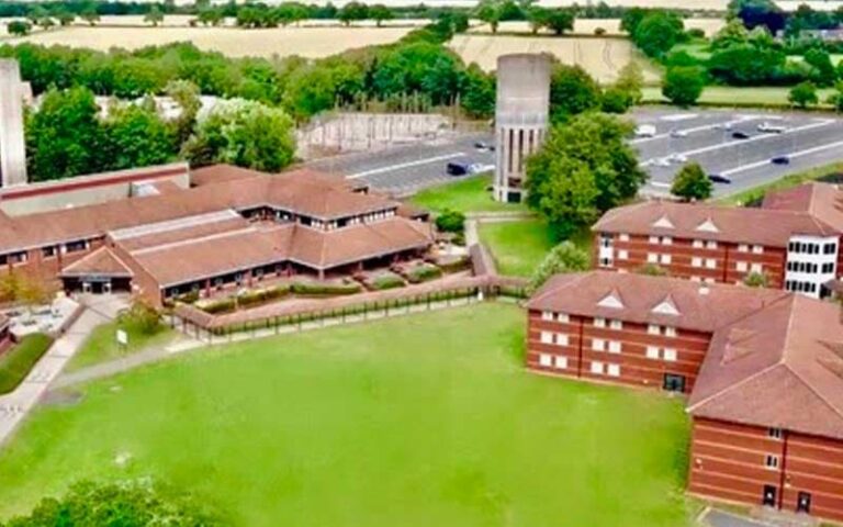 Islamic Retreat Venue UK - Exclusive Booking Available - Yarnfield Park